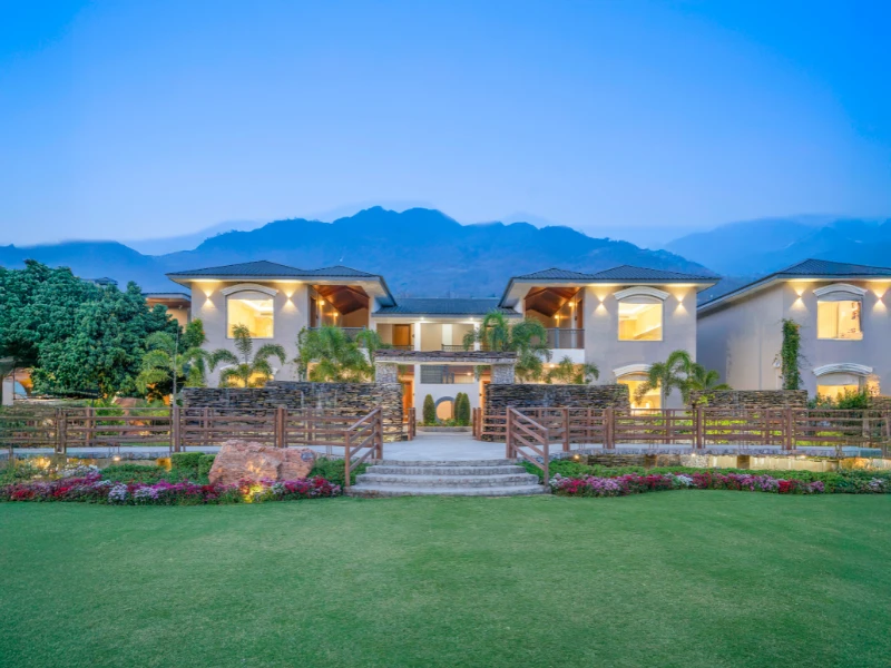 Excel Hotel & Resort